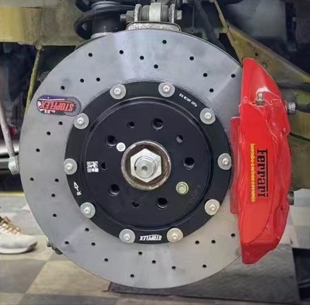 StopFlex Carbon Ceramic Brake Discs Upgrade Set for Ferrari F430 – CarGym