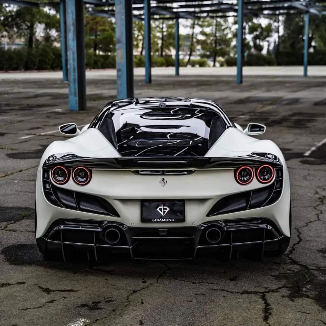 1016 Industries Carbon Fiber Body Kit for Ferarri F8 Tributo / Spider ...