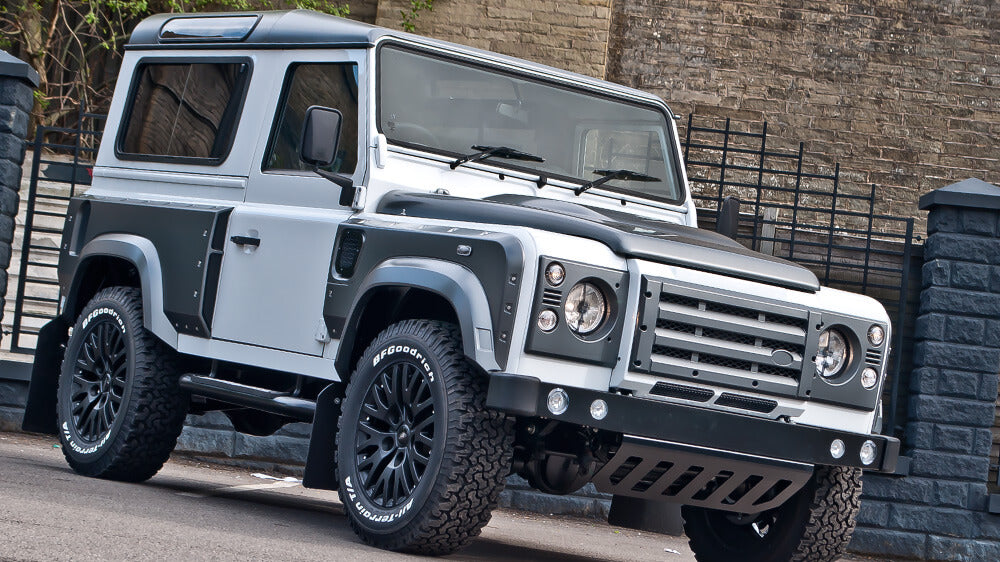 Kahn Design Land Rover Defender 90 Front Bumper with Lights – CarGym